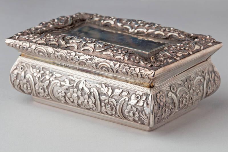 Snuff Box – Works – eMuseum
